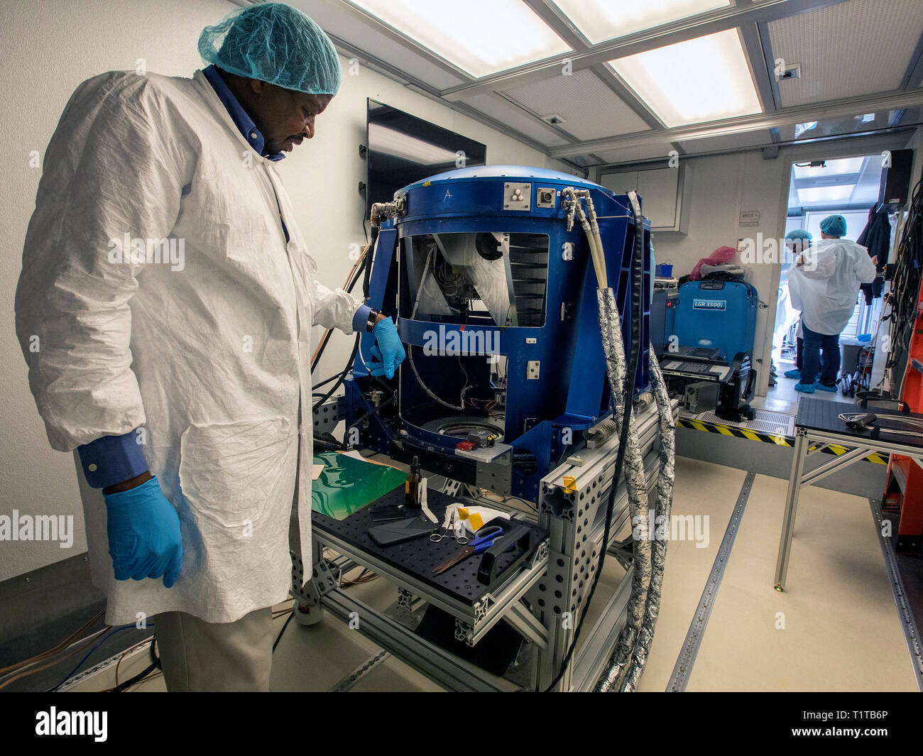 March 18, 2019 - Palmdale, California, U.S. - Optical Engineer ...