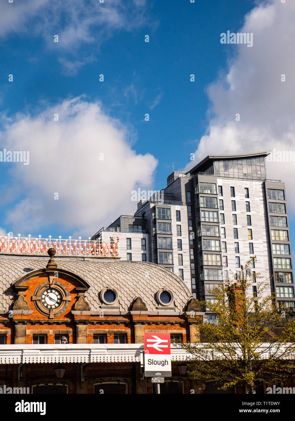 Slough station hi-res stock photography and images - Alamy