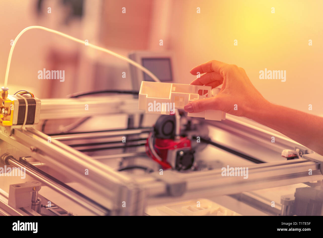 Exciting demonstration of a first ever 3D printed thing for the office ...