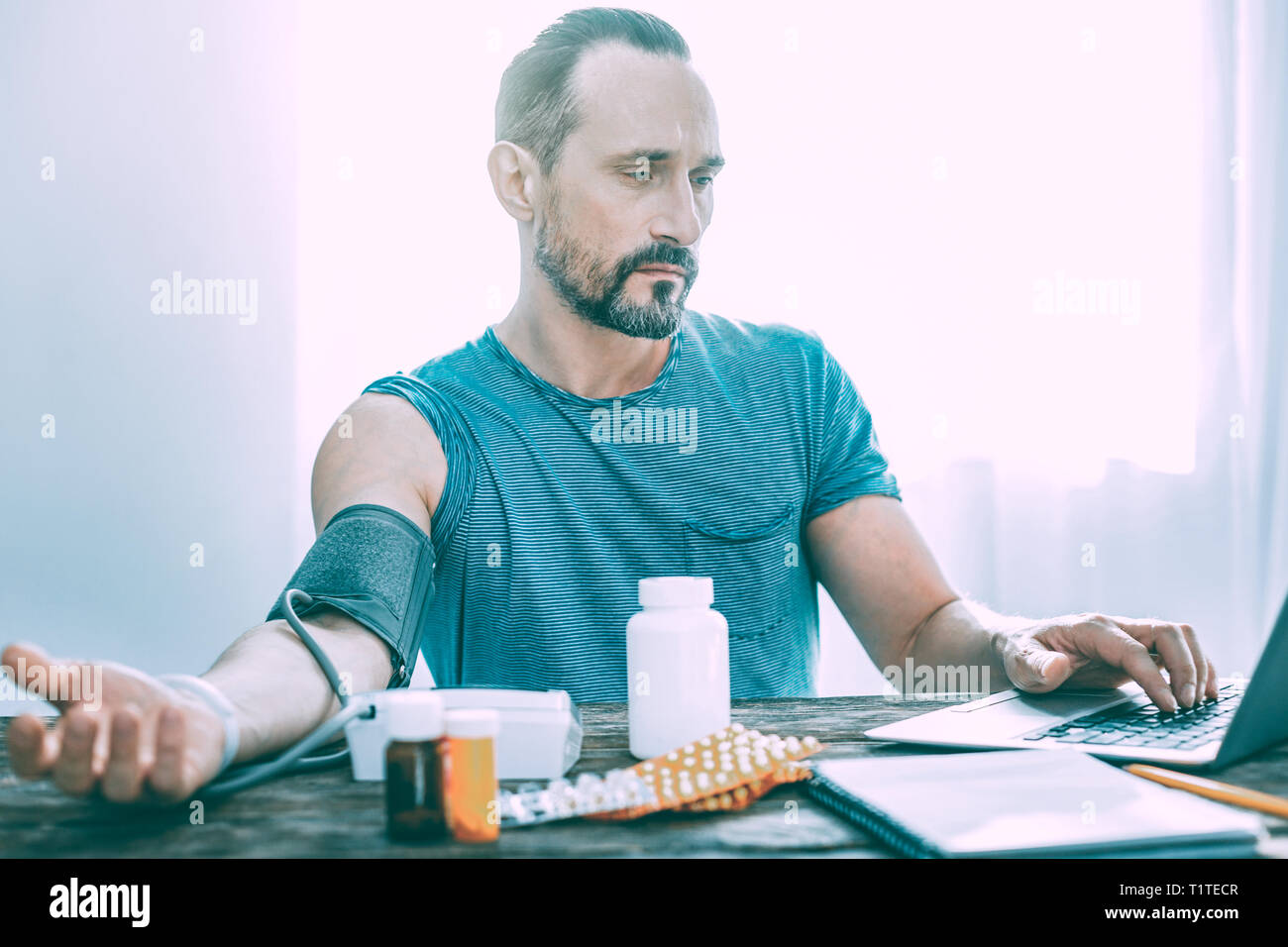 Healing internet hi-res stock photography and images - Alamy