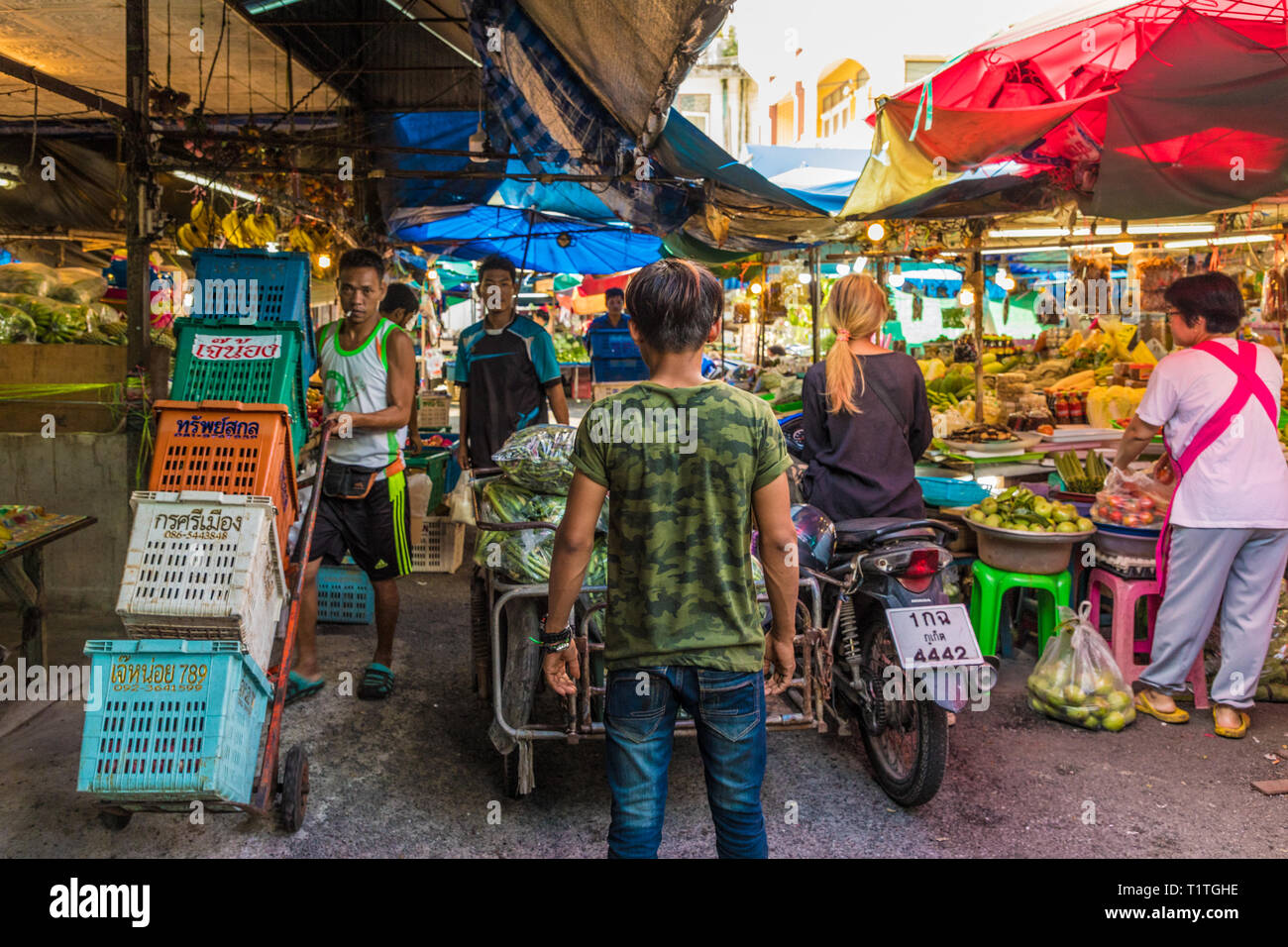 24 hour market hi-res stock photography and images - Alamy