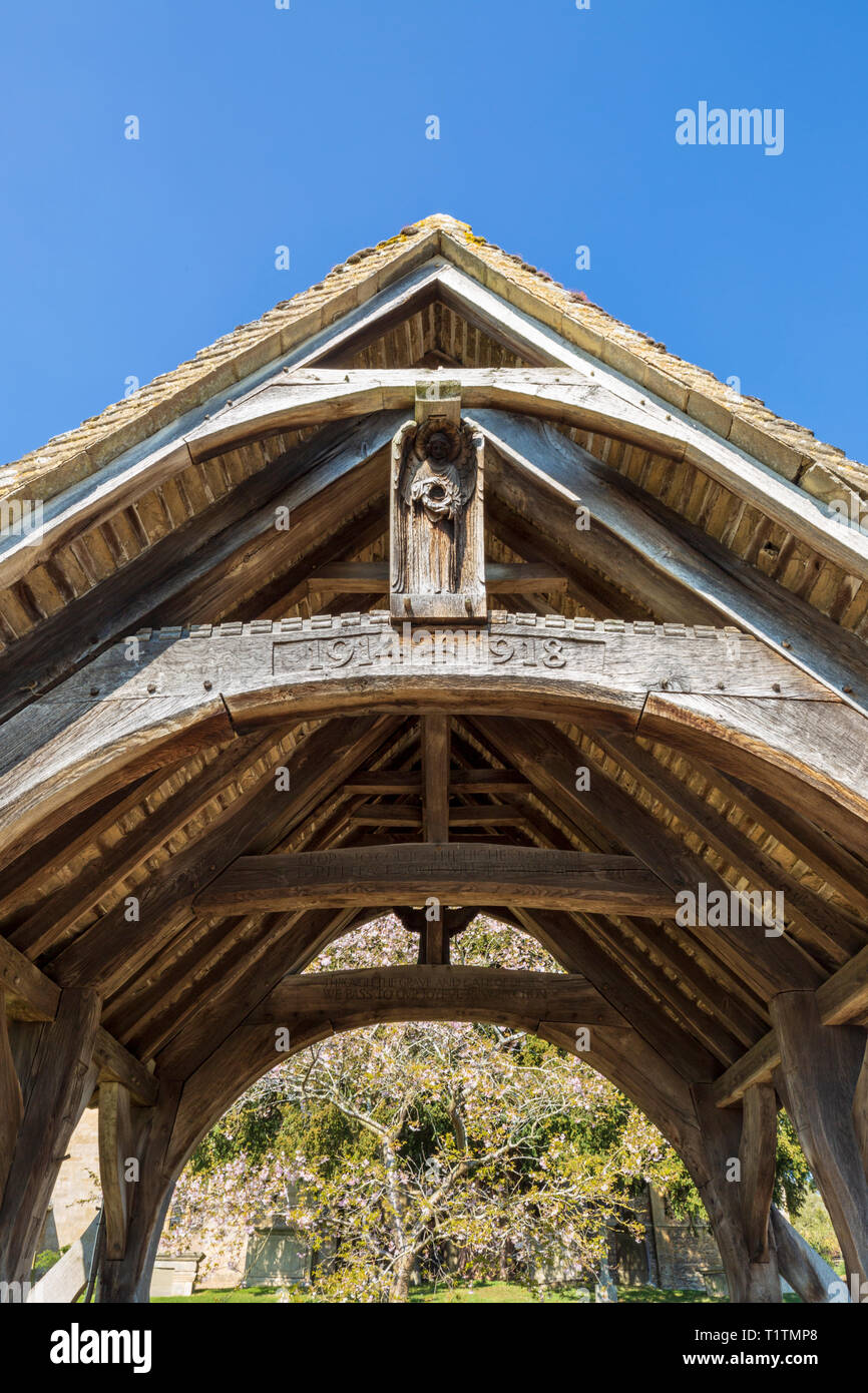 Lychgate hi-res stock photography and images - Alamy