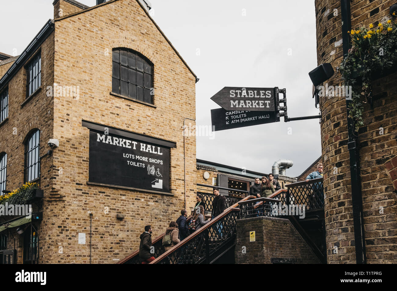 Directional signage in retail hi-res stock photography and images - Alamy
