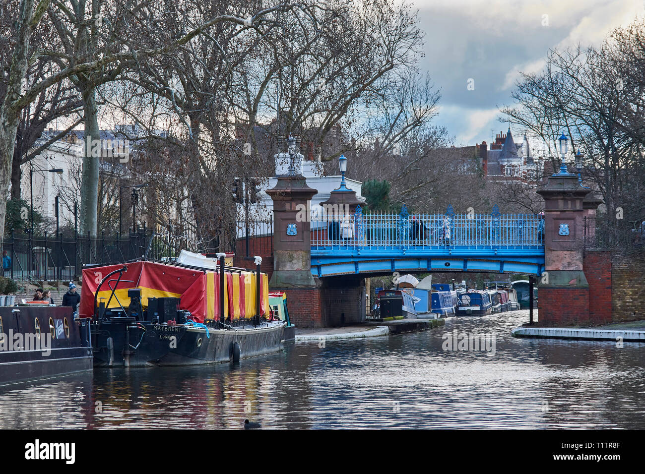 LONDON LITTLE VENICE PADDINGTON AREA GRAND UNION CANAL AND REGENTS ...