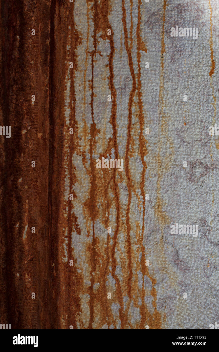 Wall with rust runoff, can be used as a background Stock Photo - Alamy