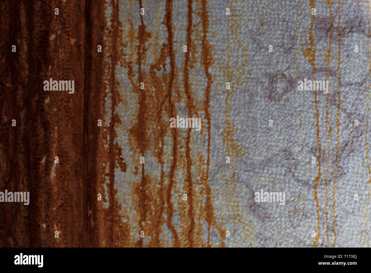 Wall with rust runoff, can be used as a background Stock Photo - Alamy
