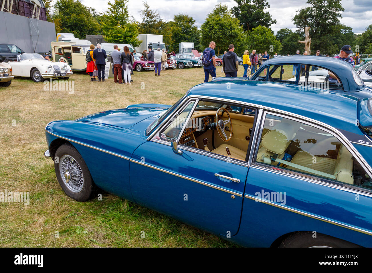 Classic car display show meet meeting rally hi-res stock photography ...