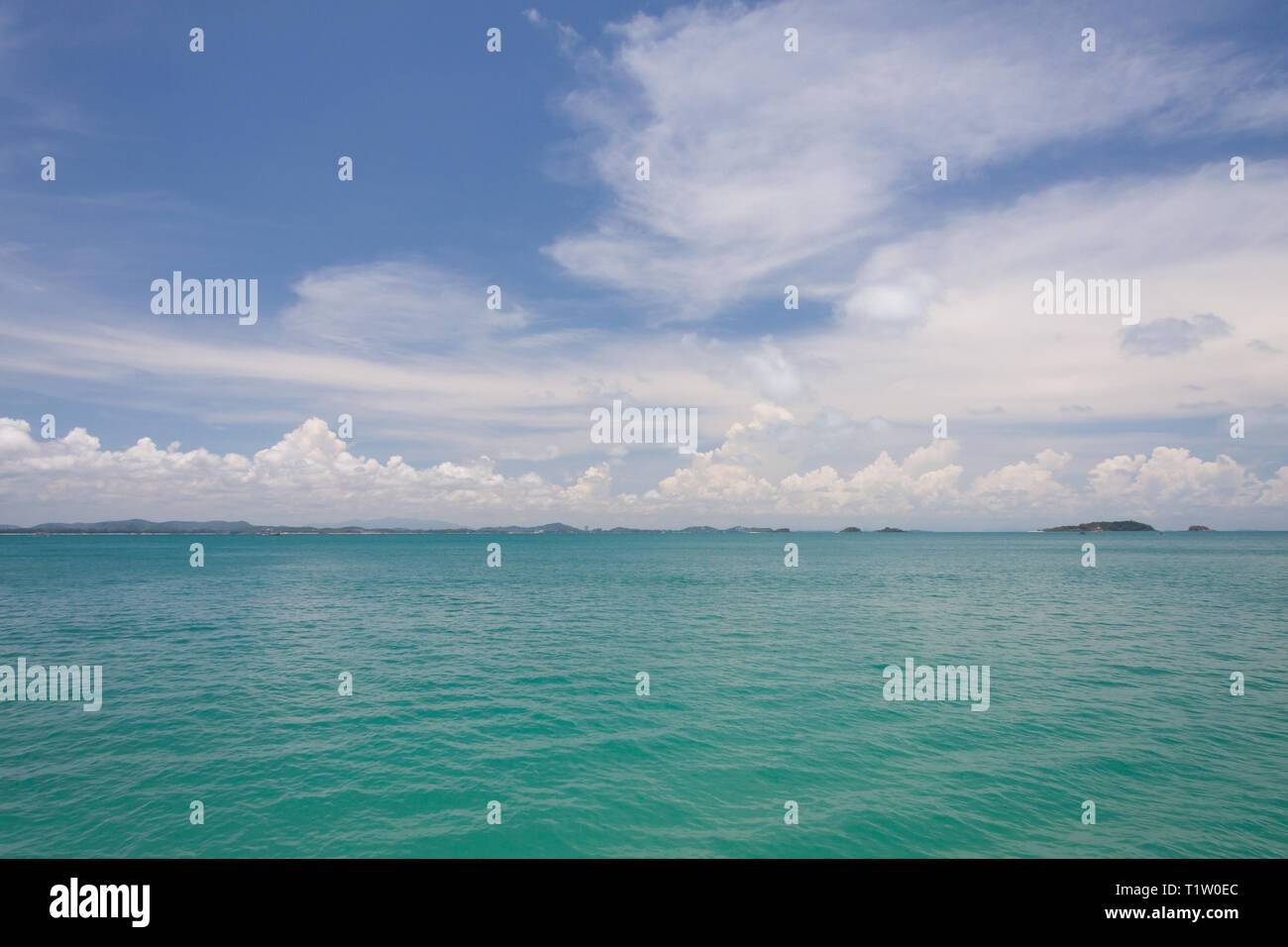 Emerald sea water in sunshine hi-res stock photography and images - Alamy