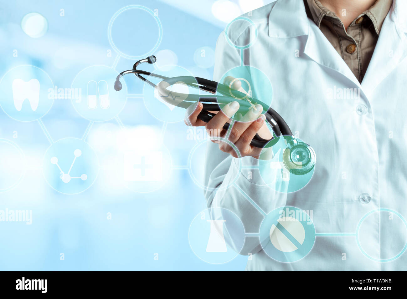 Hands of medical doctor Stock Photo - Alamy