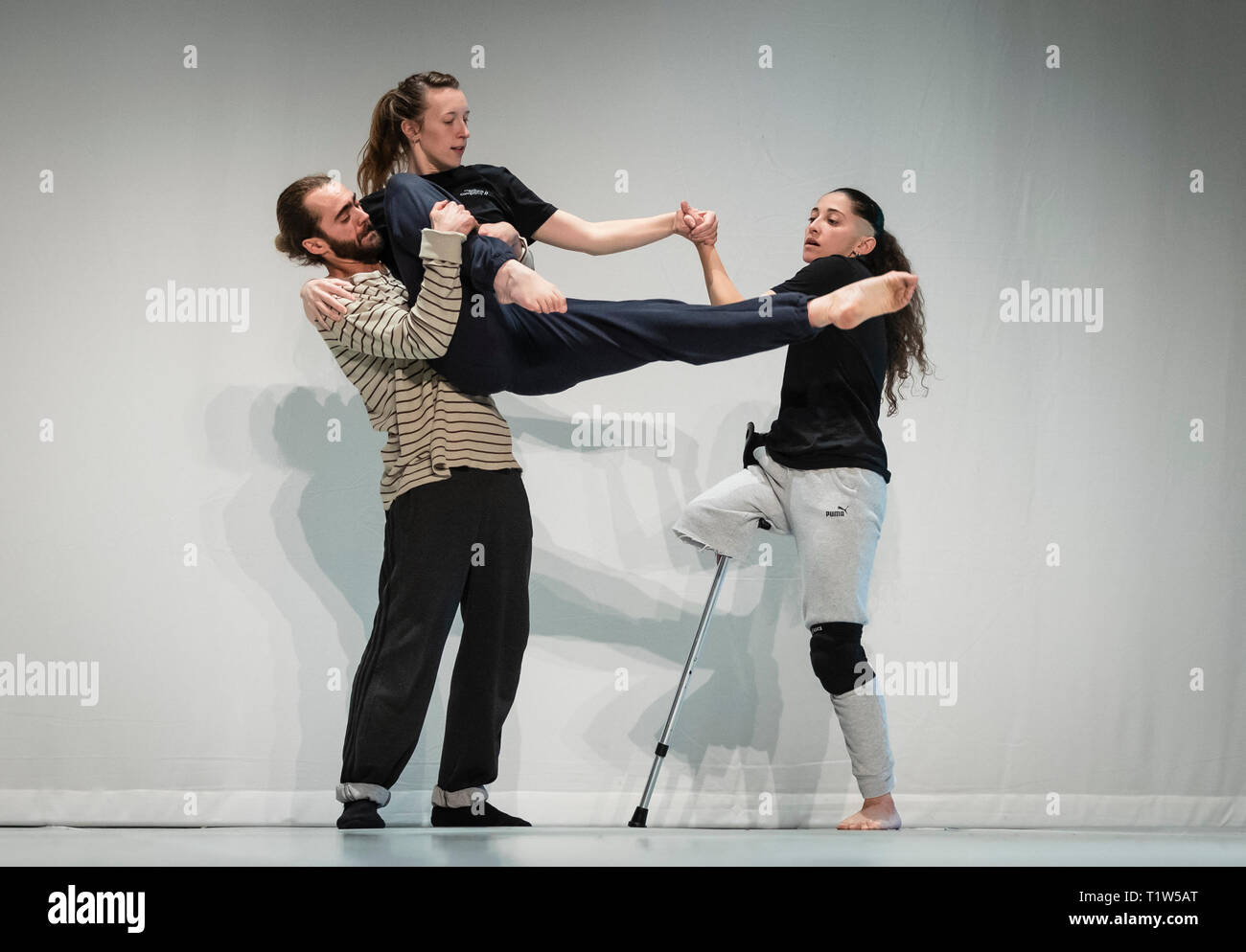 Candoco dance company hi-res stock photography and images - Alamy