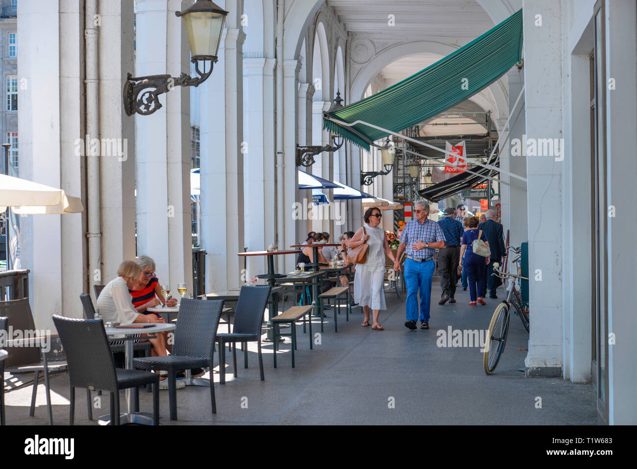 Alsterarkaden in hamburg hi-res stock photography and images - Alamy