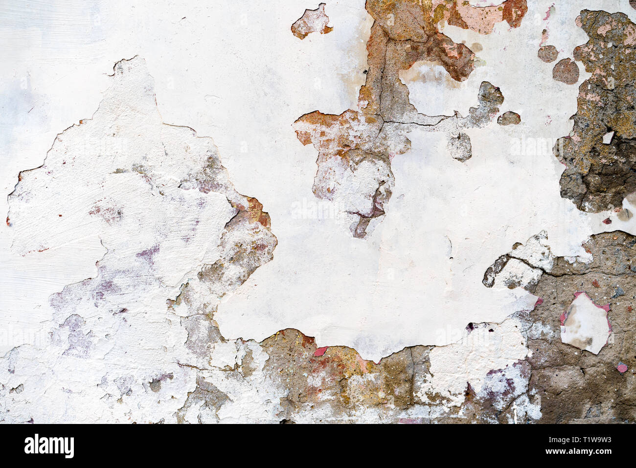 Damaged plaster hi-res stock photography and images - Alamy