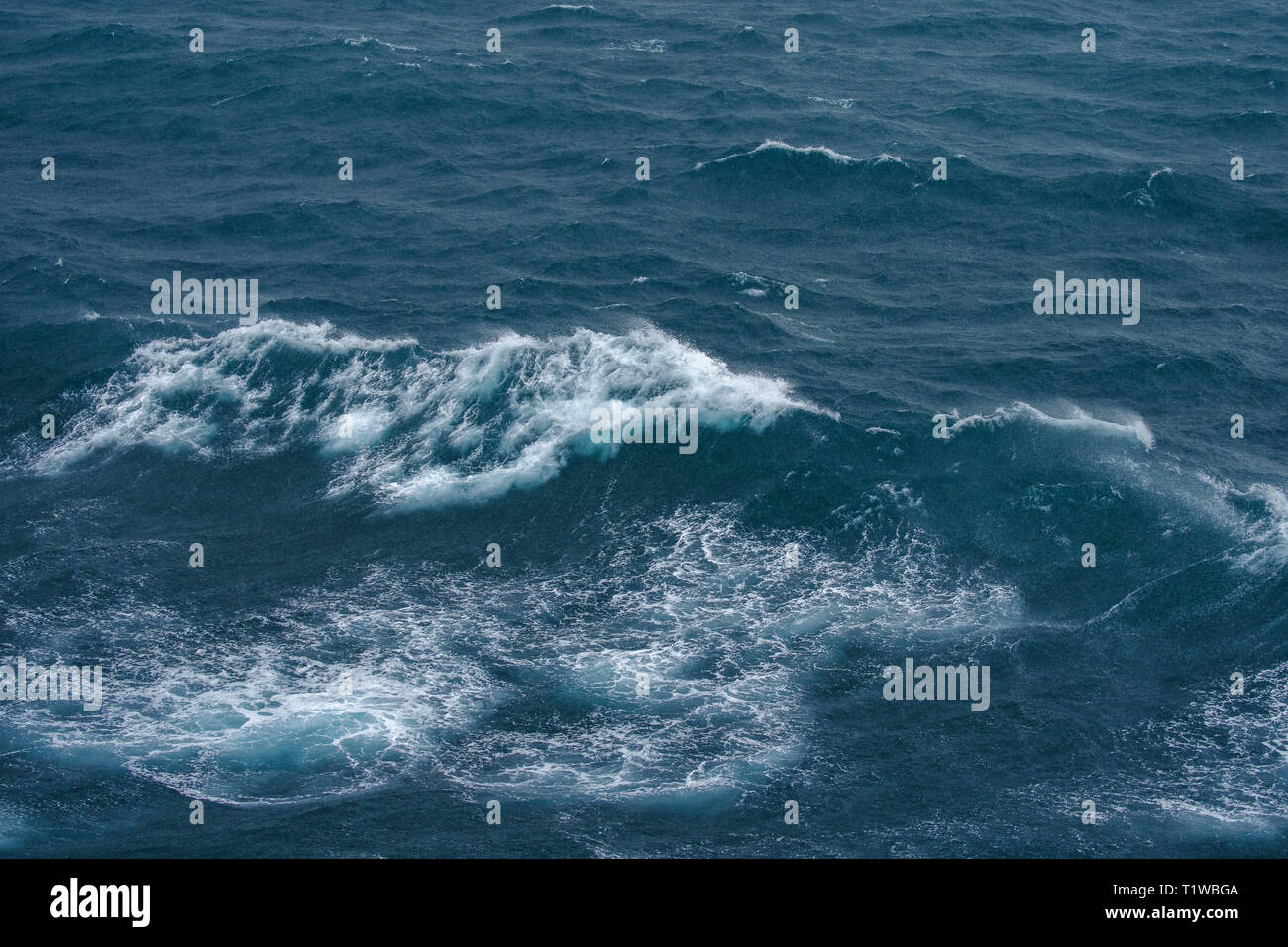 Ocean water texture hi-res stock photography and images - Alamy