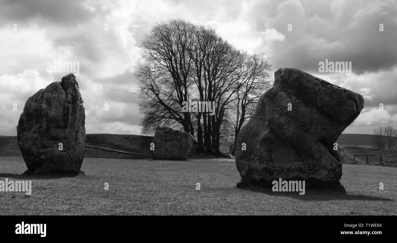 Avebury stone circles and the Avenue standing stones Stock Photo - Alamy