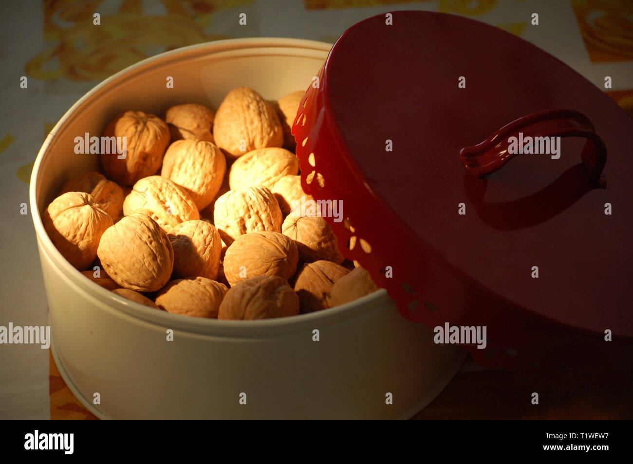 Box of nuts hi-res stock photography and images - Alamy