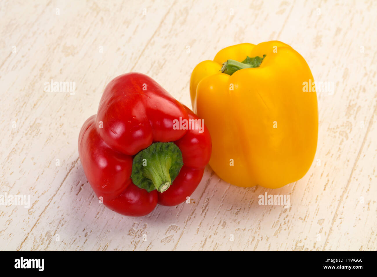 Red and Yellow Bulgarian Bell pepper Stock Photo - Alamy