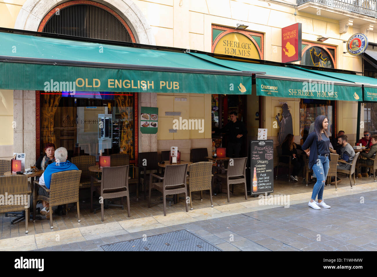 English pub spain hi-res stock photography and images - Alamy