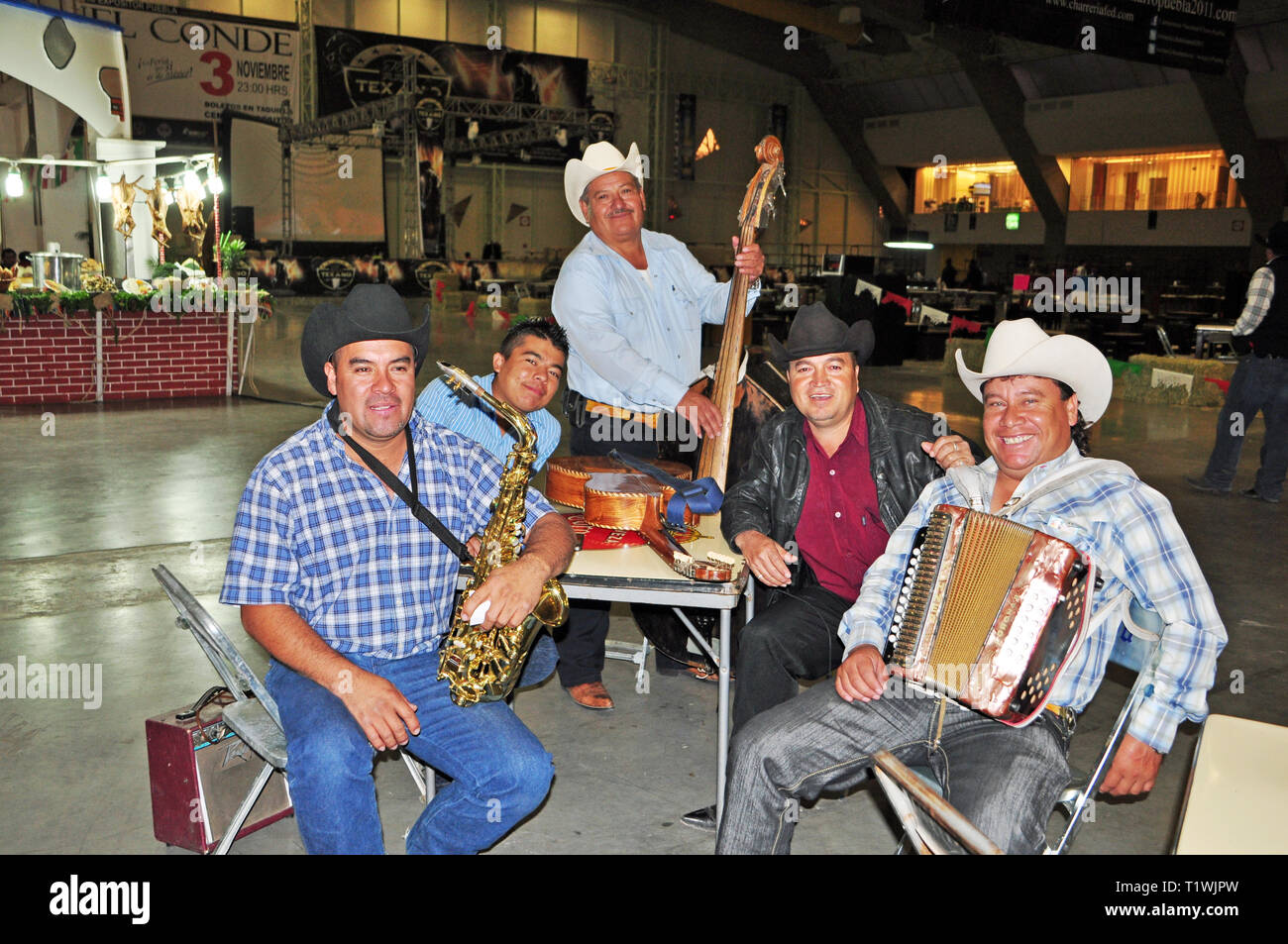 Mariachi photo hi-res stock photography and images - Alamy