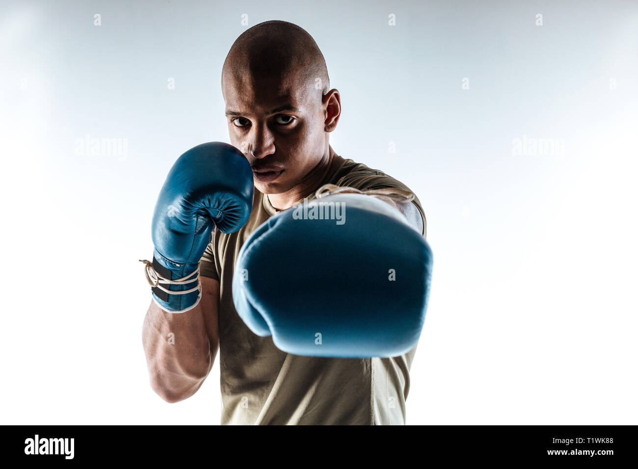 Boxing pose hi-res stock photography and images - Alamy