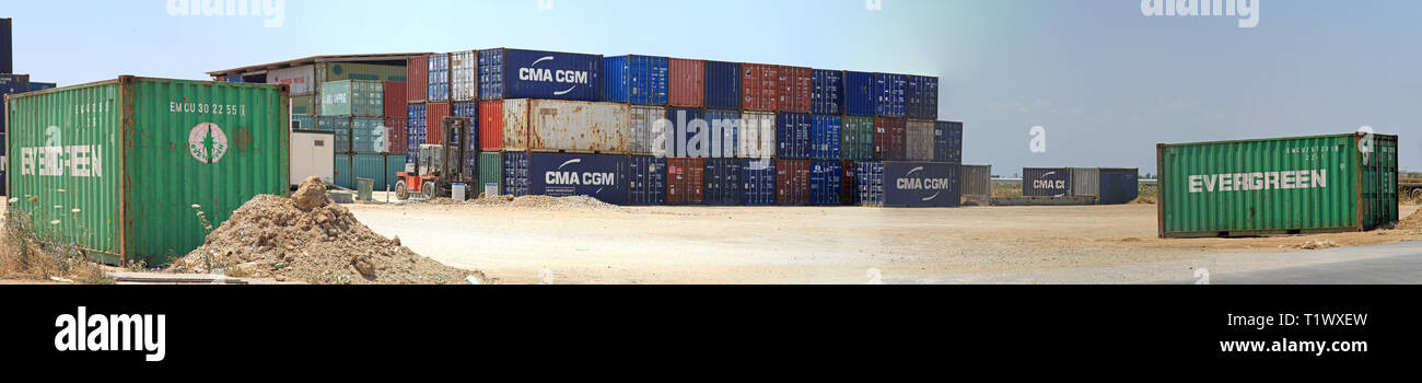Shipping port greece hi-res stock photography and images - Alamy