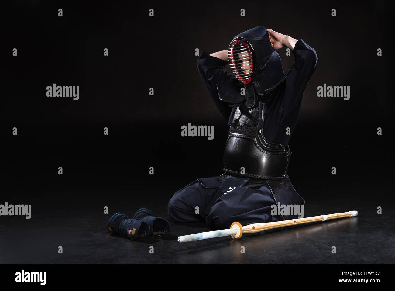 Japanese Samurai Sitting Stock Photos & Japanese Samurai Sitting Stock ...