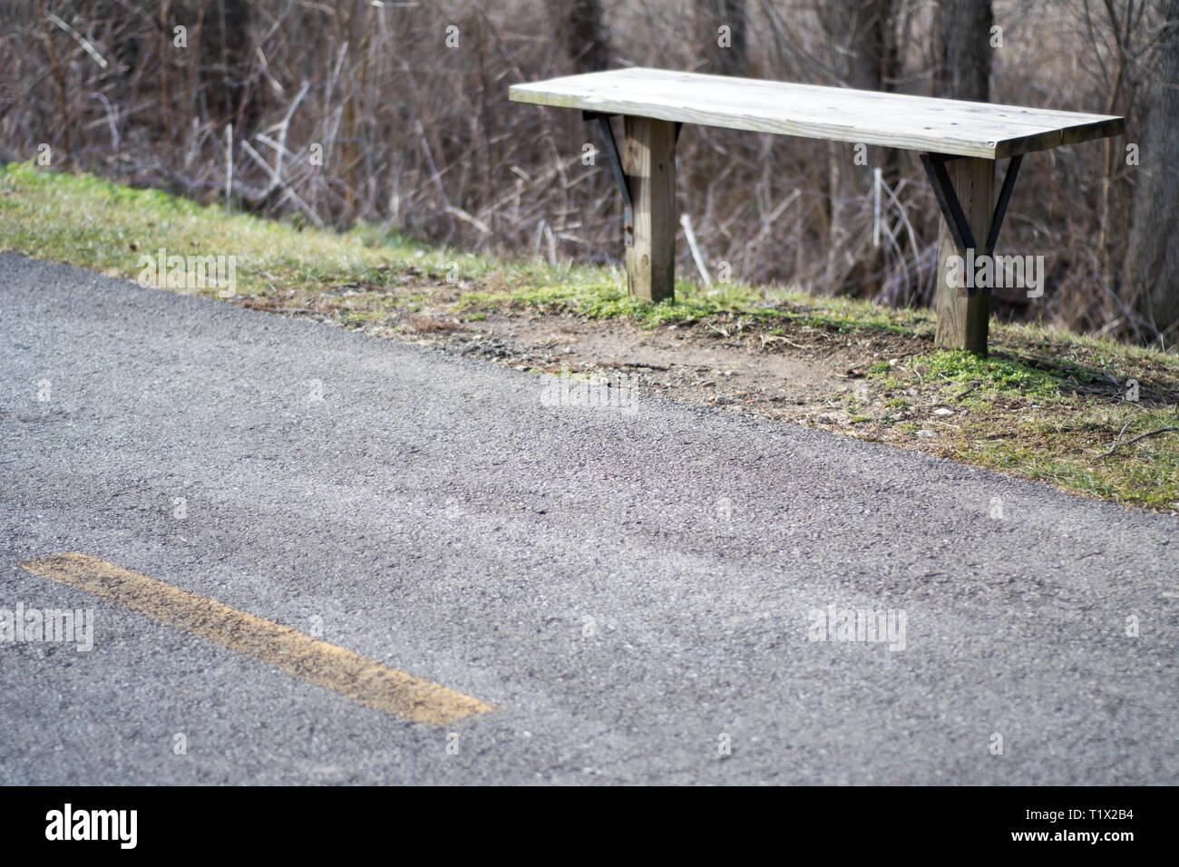 Pavement bench hi-res stock photography and images - Alamy
