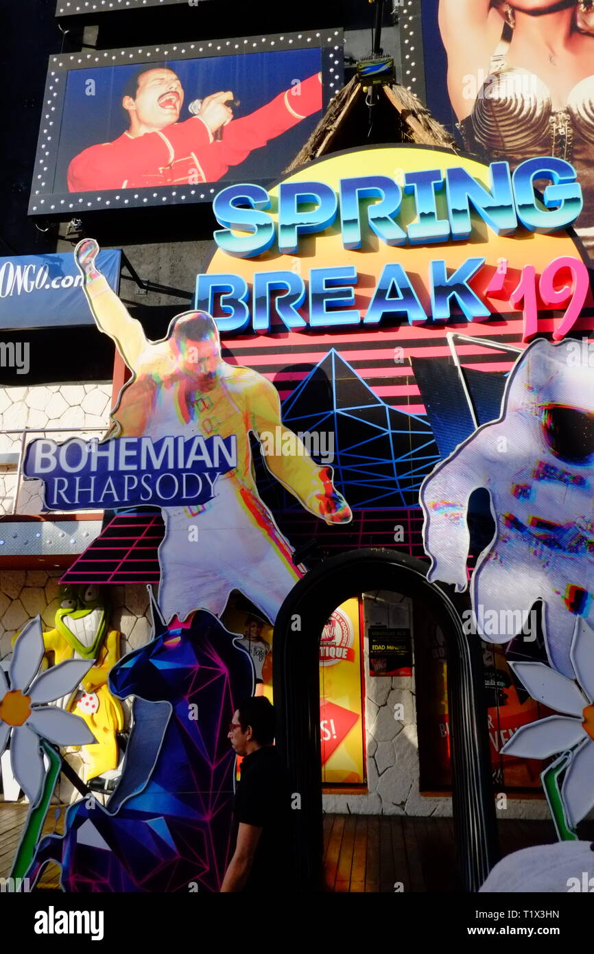 Bar sign welcoming spring break tourism Stock Photo - Alamy
