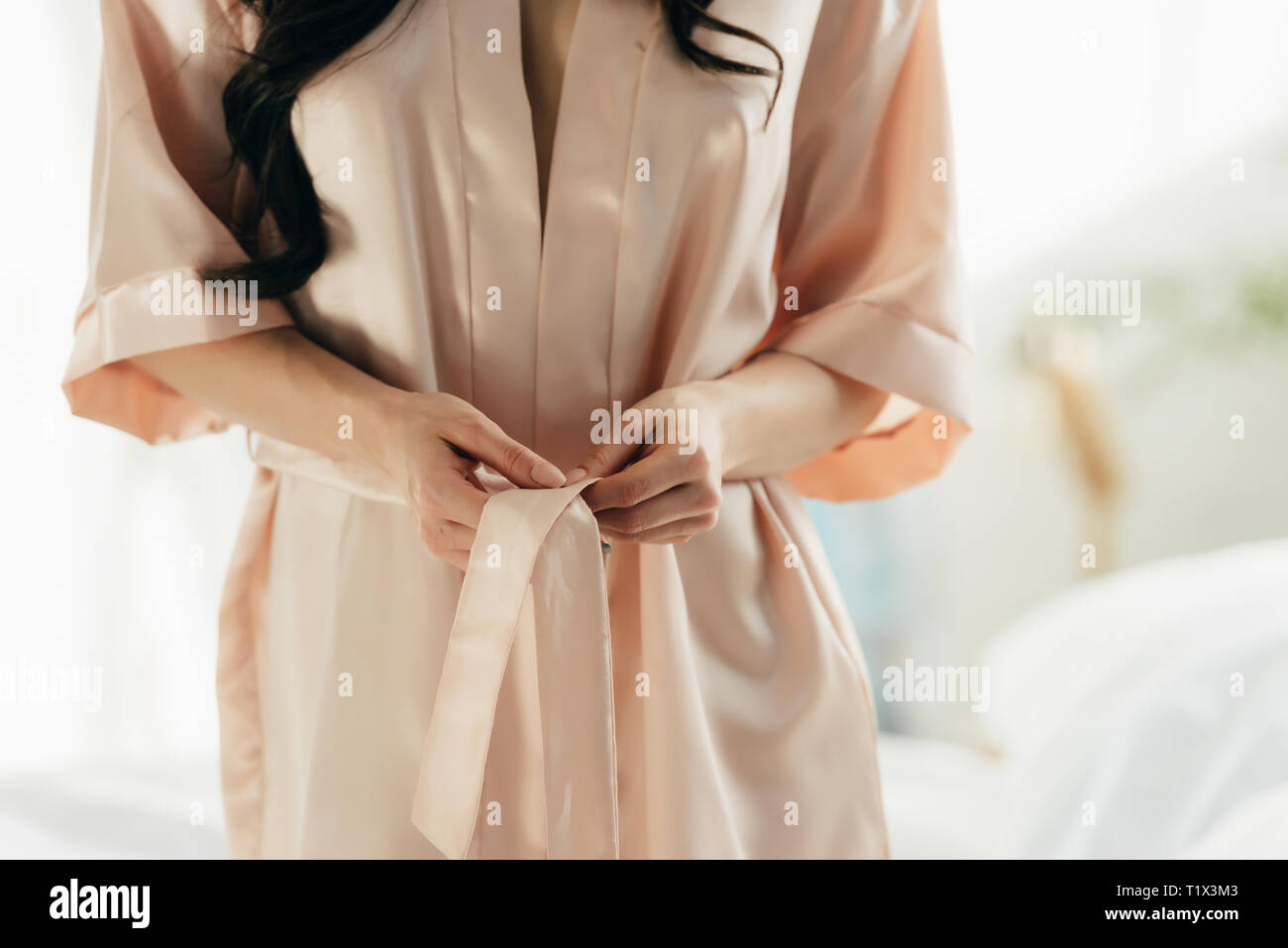 Untying hi-res stock photography and images - Alamy