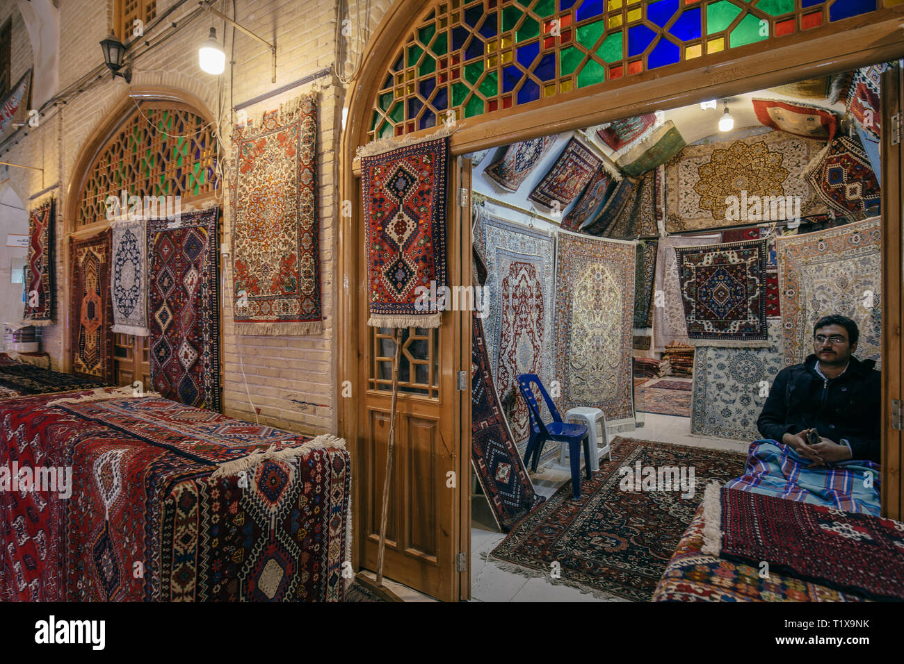 Isfahan bazaar hi-res stock photography and images - Alamy