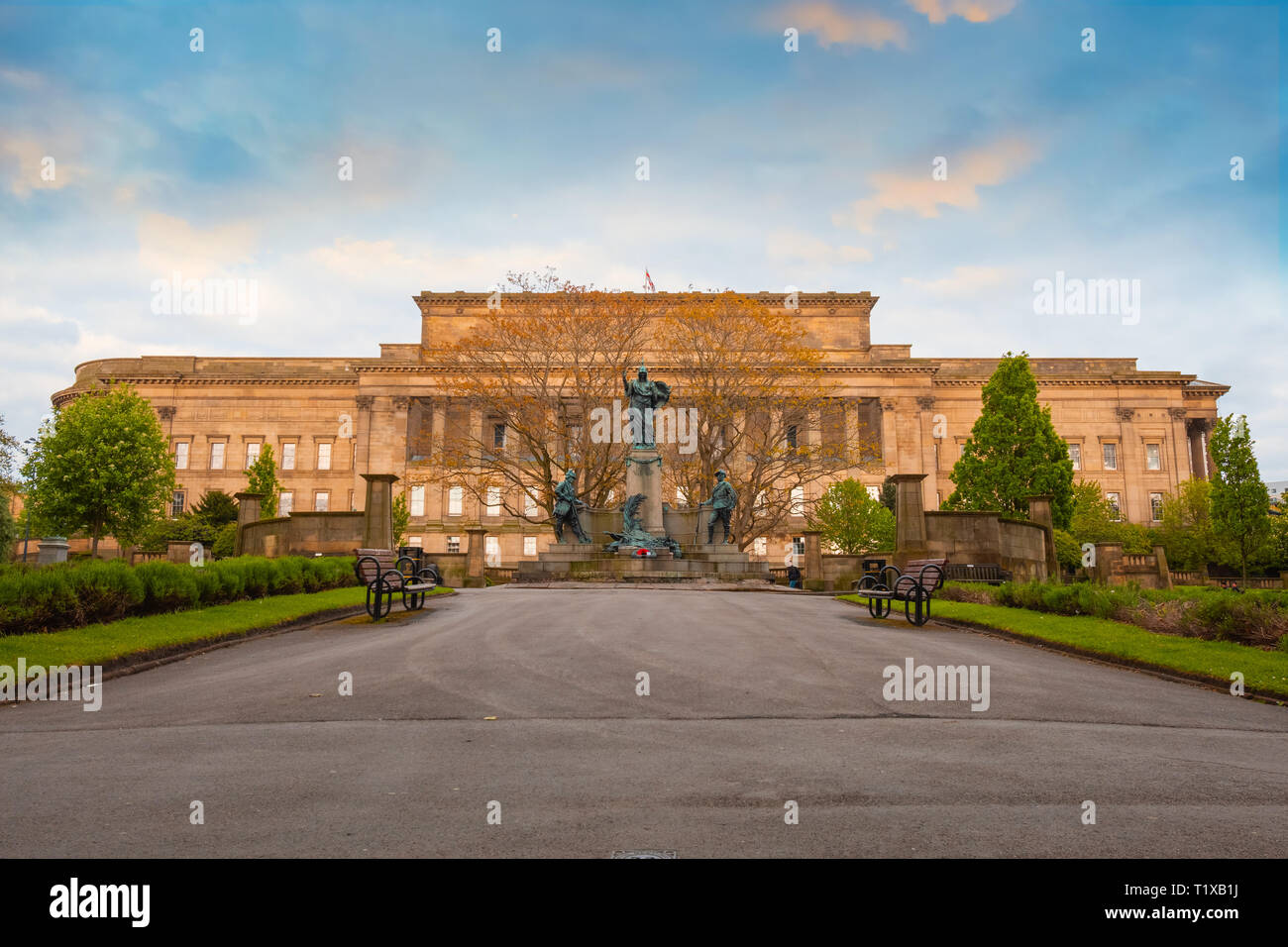 Kings liverpool regiment memorial hi-res stock photography and images ...