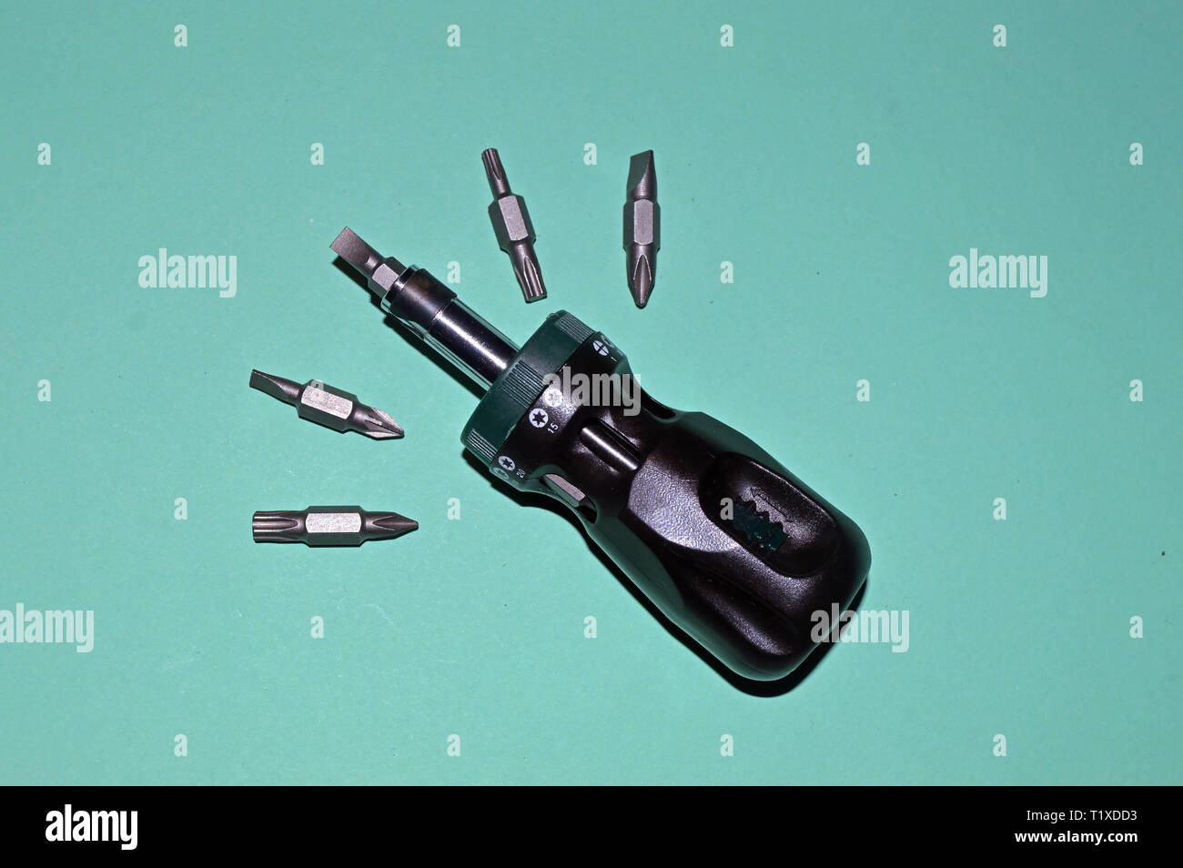 Cross screwdrivers hi-res stock photography and images - Alamy