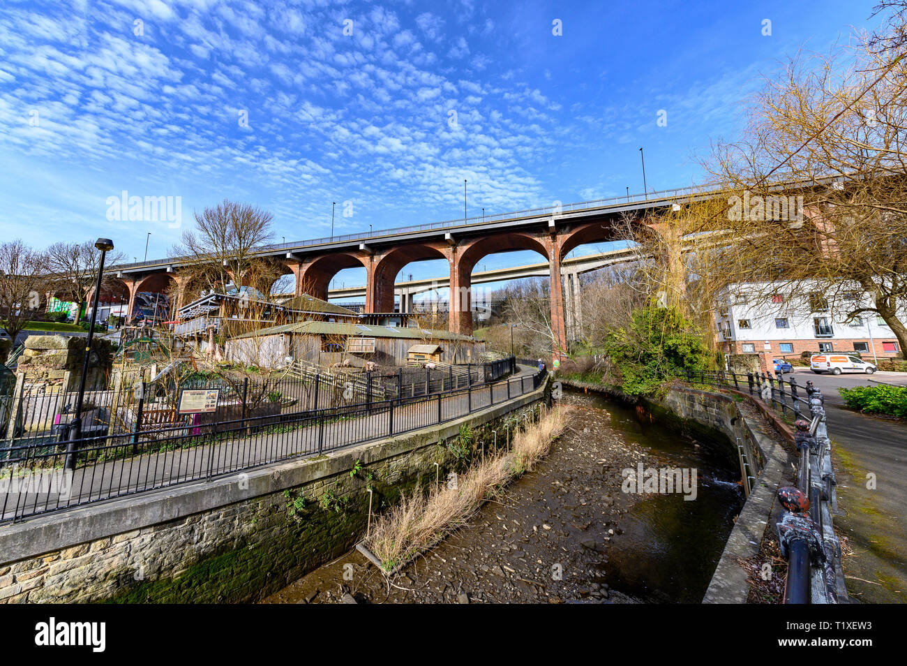 Byker metro bridge hi-res stock photography and images - Alamy