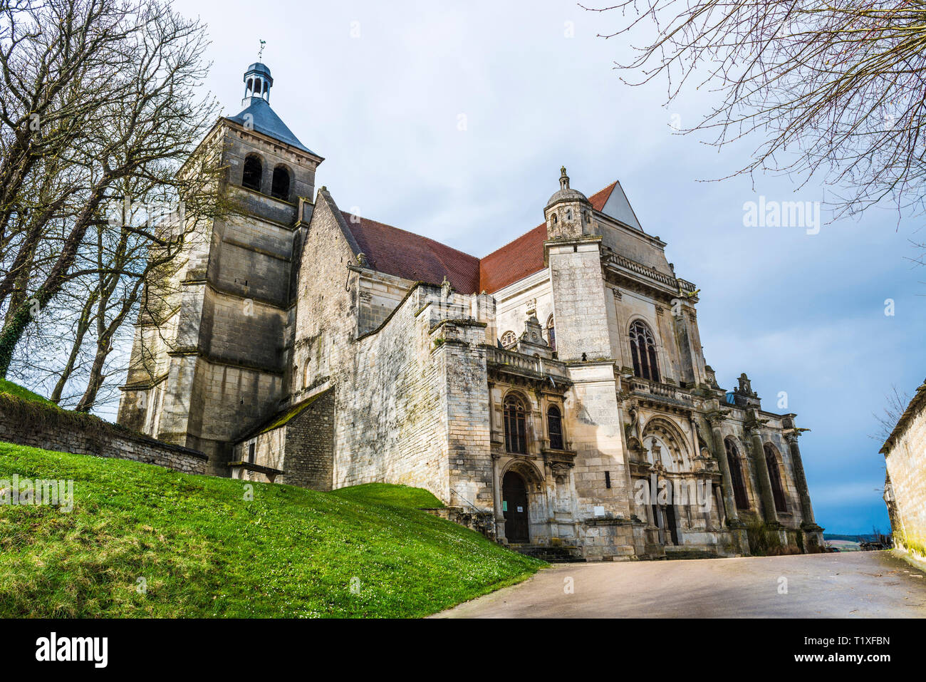 Tonnerre france hi-res stock photography and images - Alamy