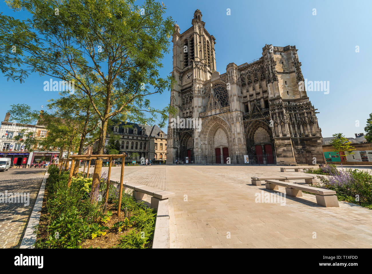 Cathedrale de troyes hi-res stock photography and images - Alamy