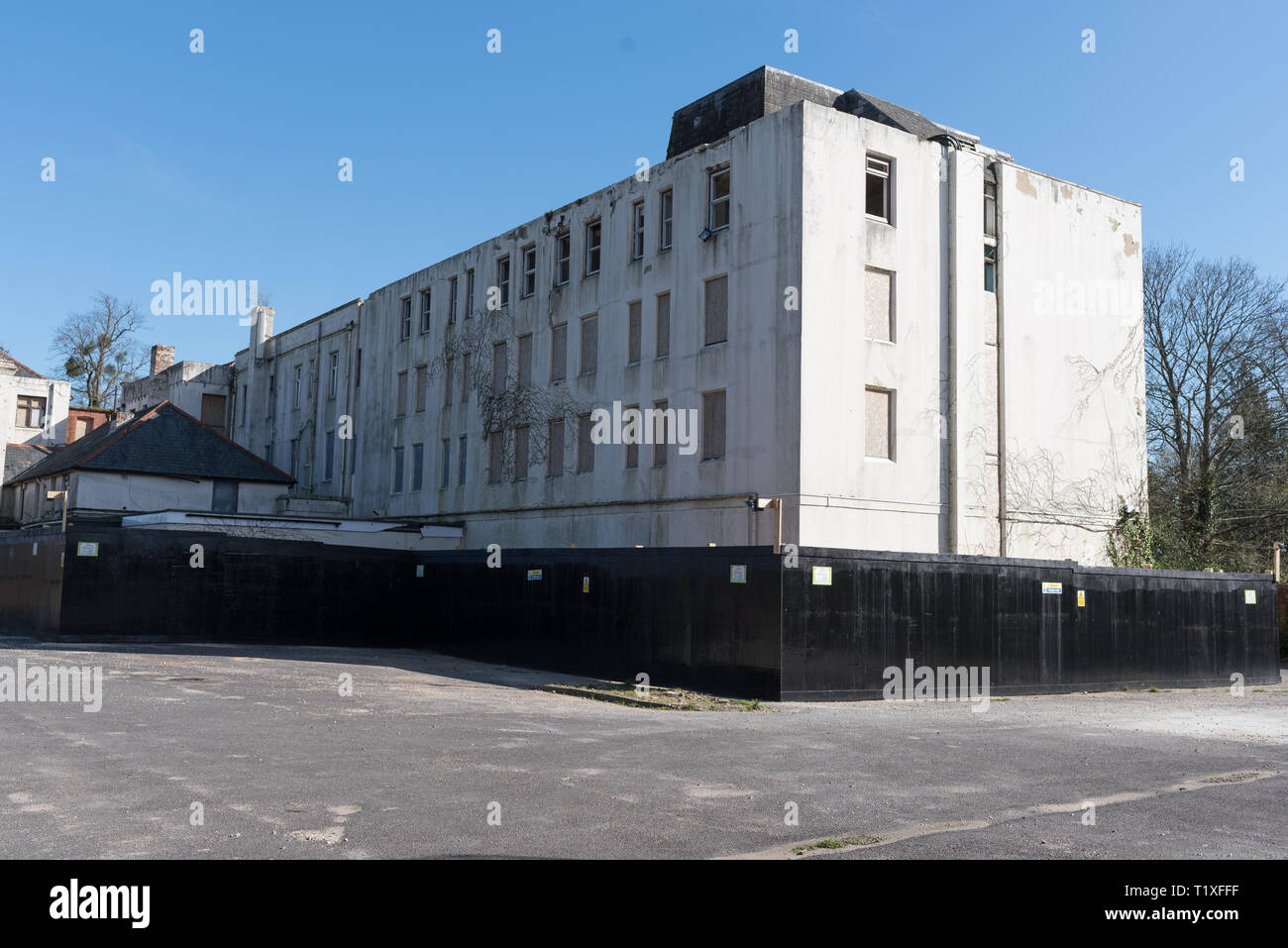 Abandoned building lyndhurst hi-res stock photography and images - Alamy