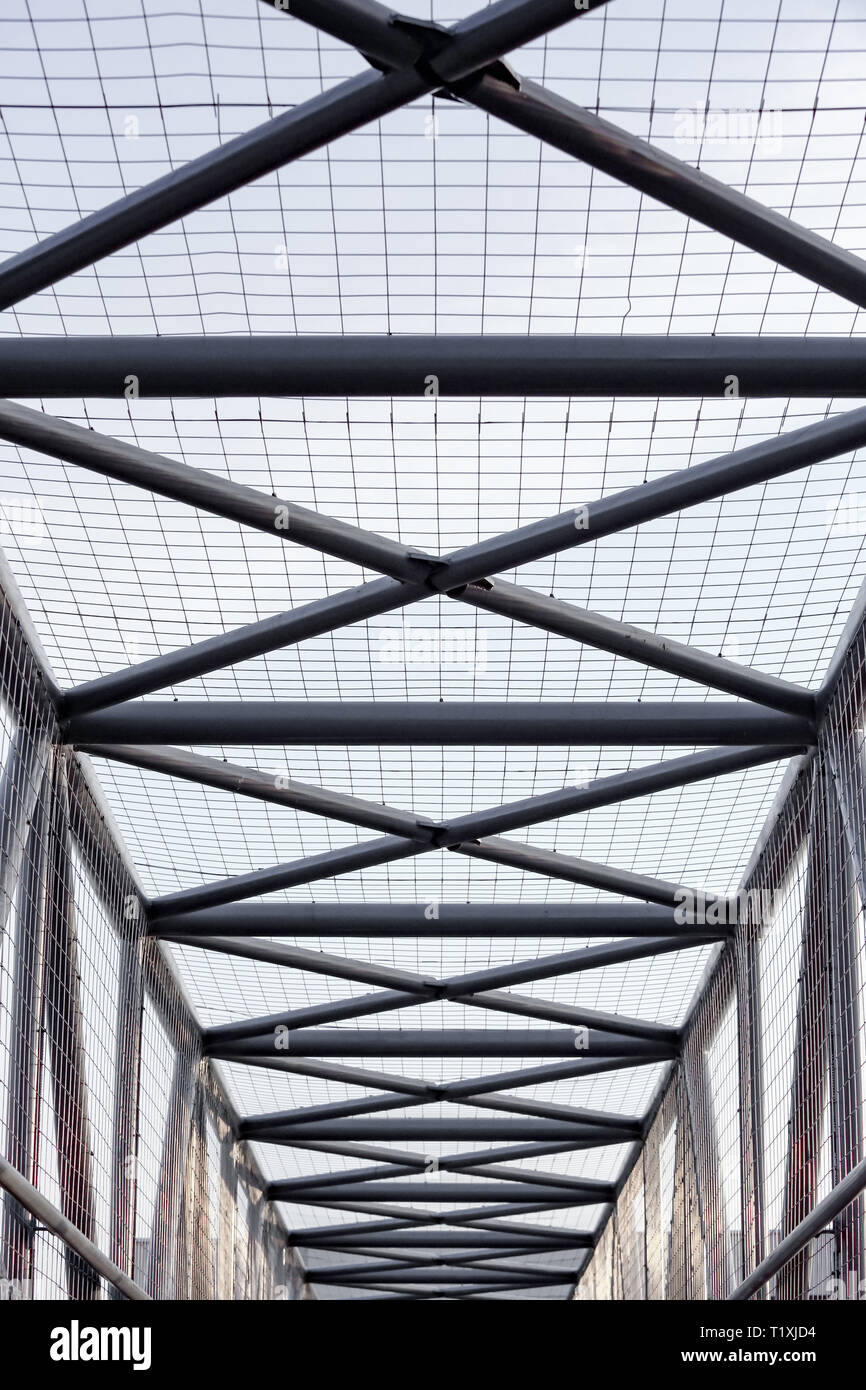 Walkway steel construction hi-res stock photography and images - Alamy