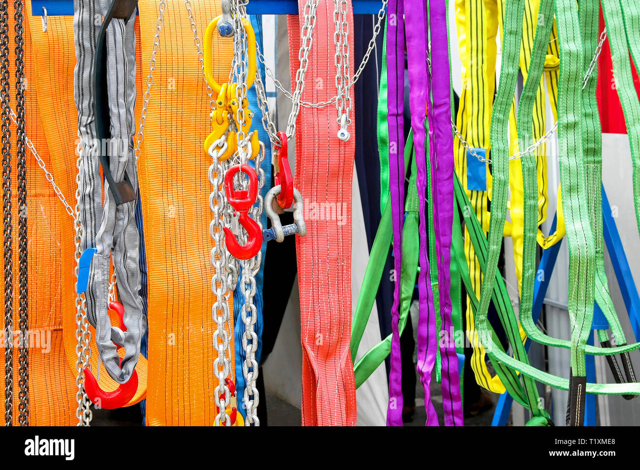 Bungee ropes hi-res stock photography and images - Alamy