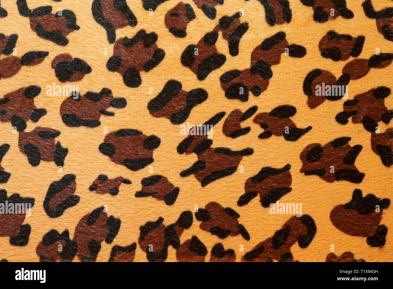 Wild African animal hide pattern yellow leopard Stock Photo - Alamy