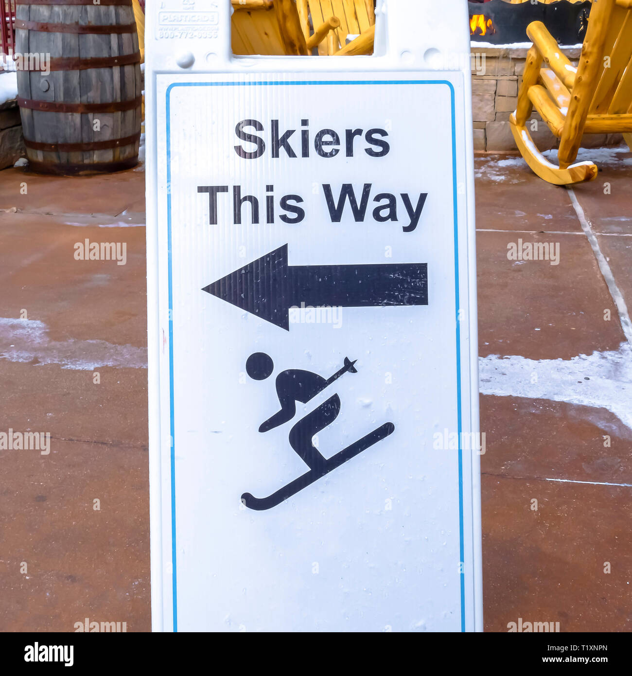 Wooden signage ski resort hi-res stock photography and images - Alamy