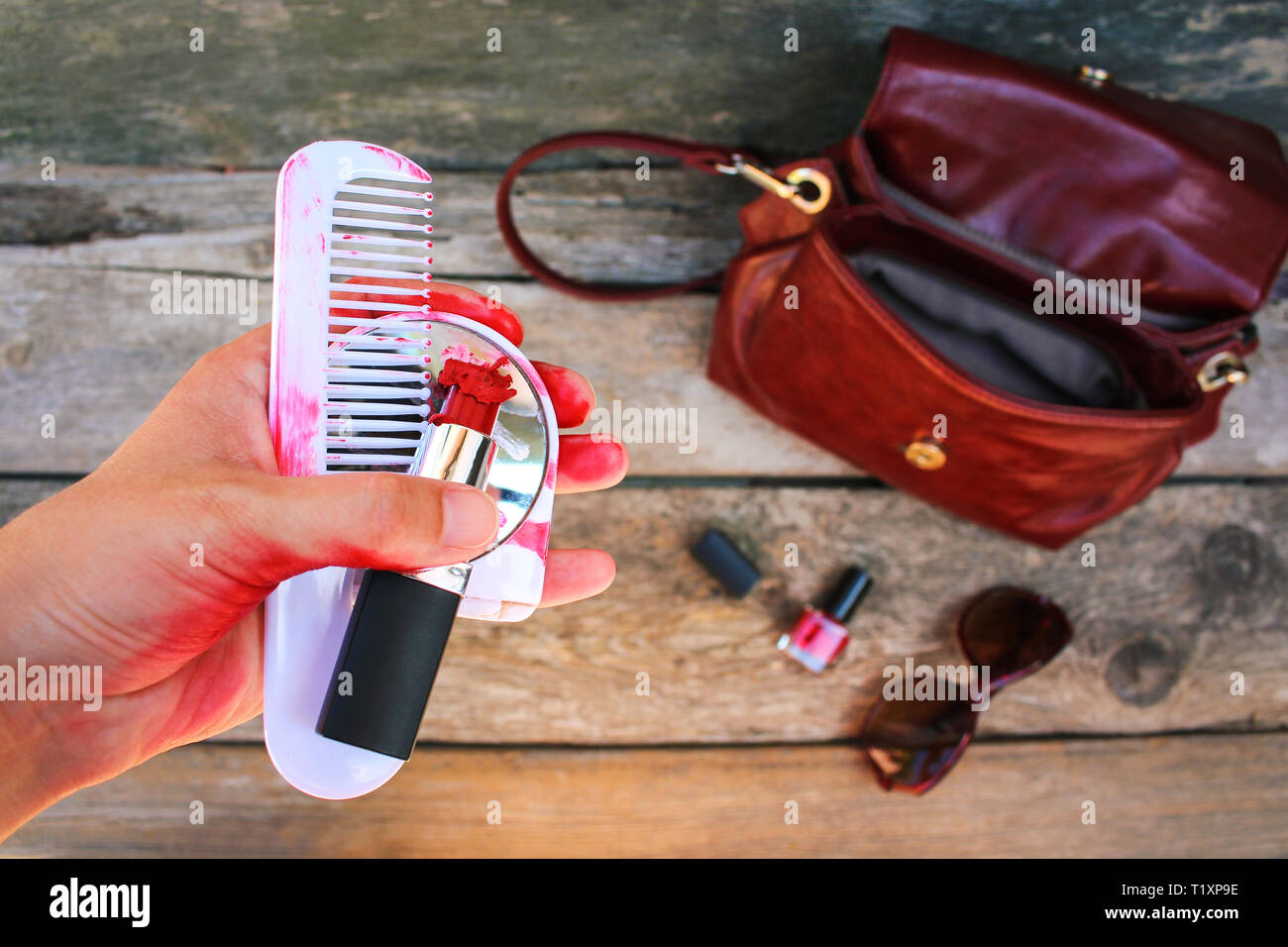 Hand broken mirror hi-res stock photography and images - Alamy