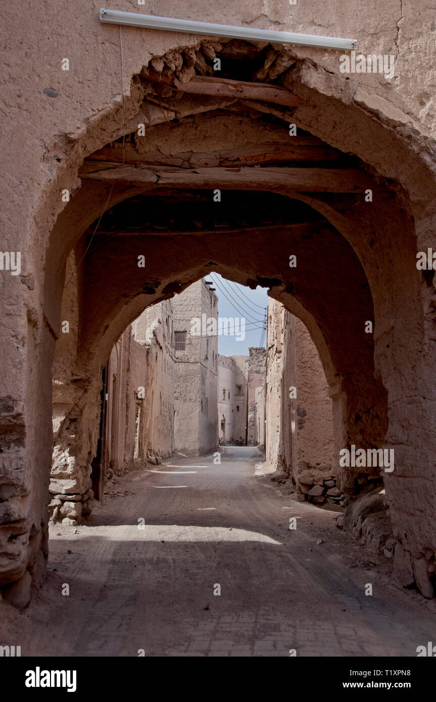 Ancient mud walled town of Izki in Oman Stock Photo - Alamy