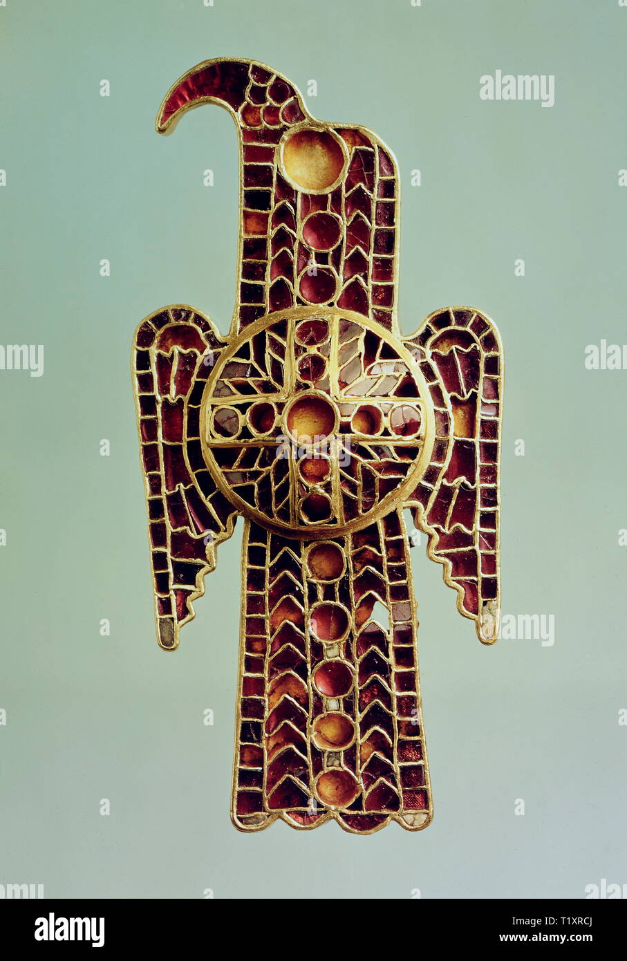 fine arts, Middle Ages, handicrafts, Ostrogoth eagle-shaped fibula ...