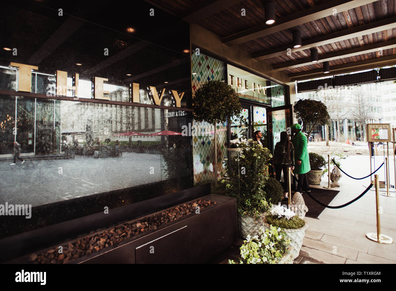 The Ivy Spinningfields, Manchester Stock Photo - Alamy
