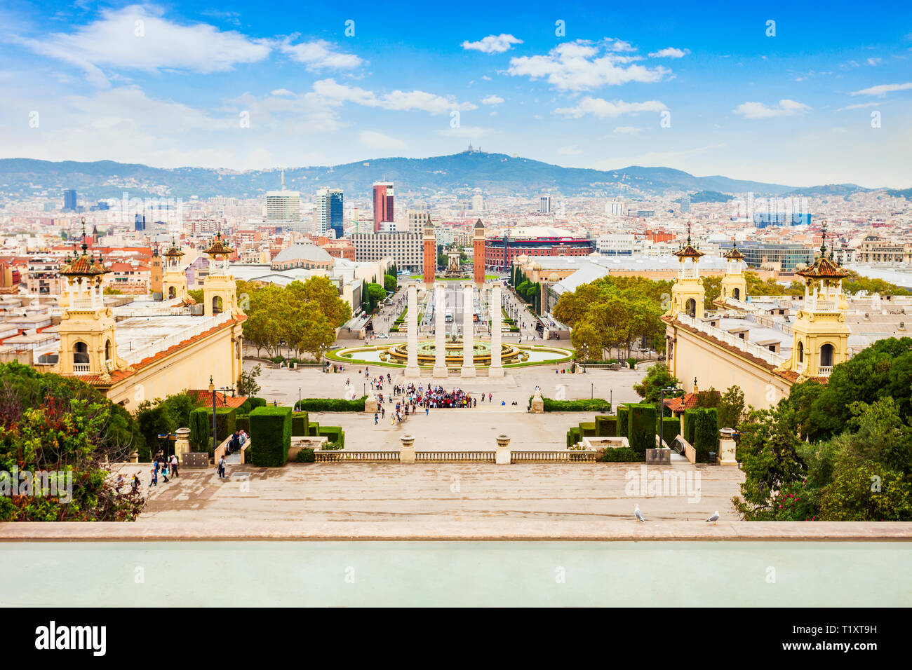 Spanish town squares hi-res stock photography and images - Alamy