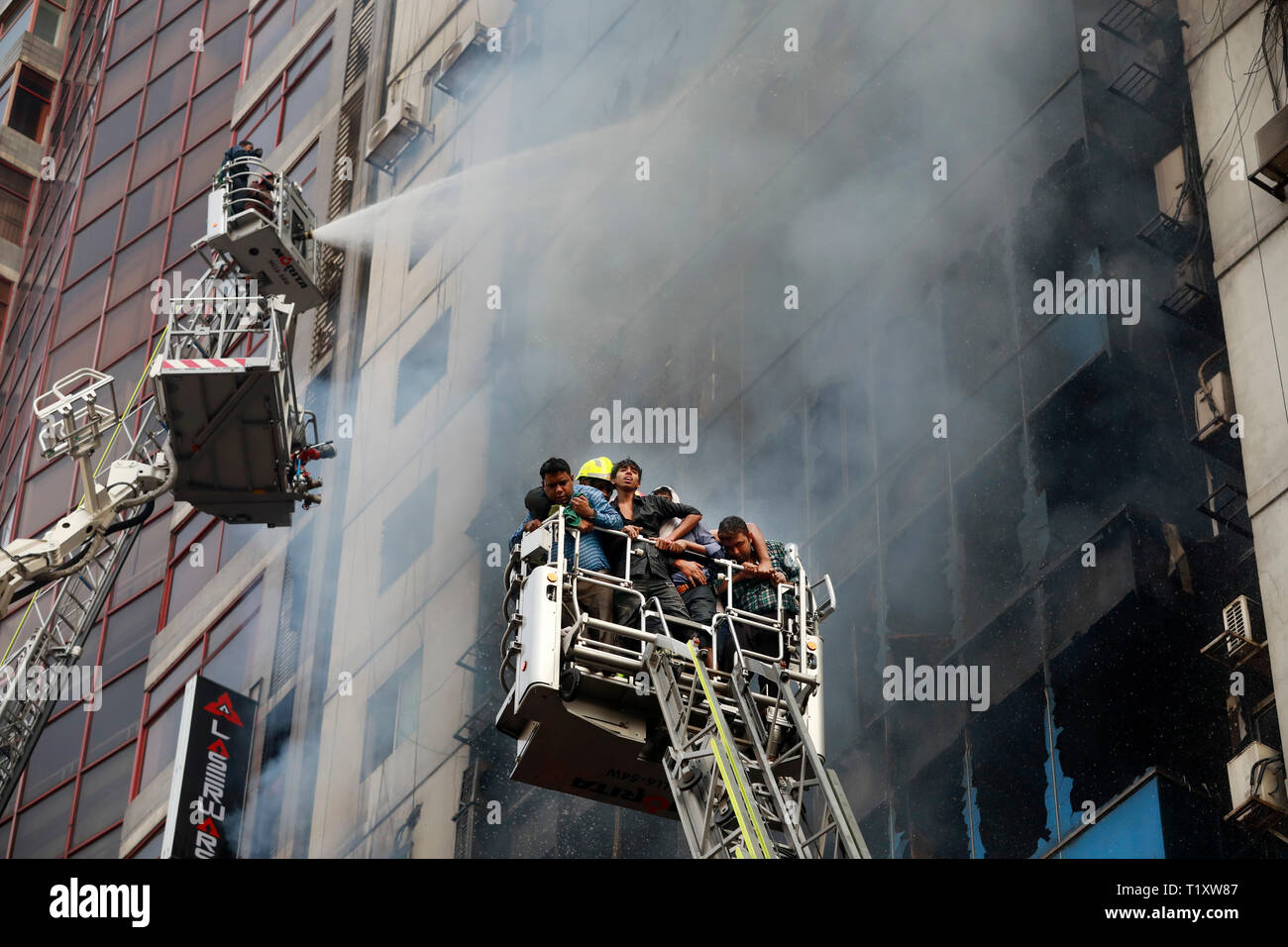 Fr tower fire dhaka hi-res stock photography and images - Alamy