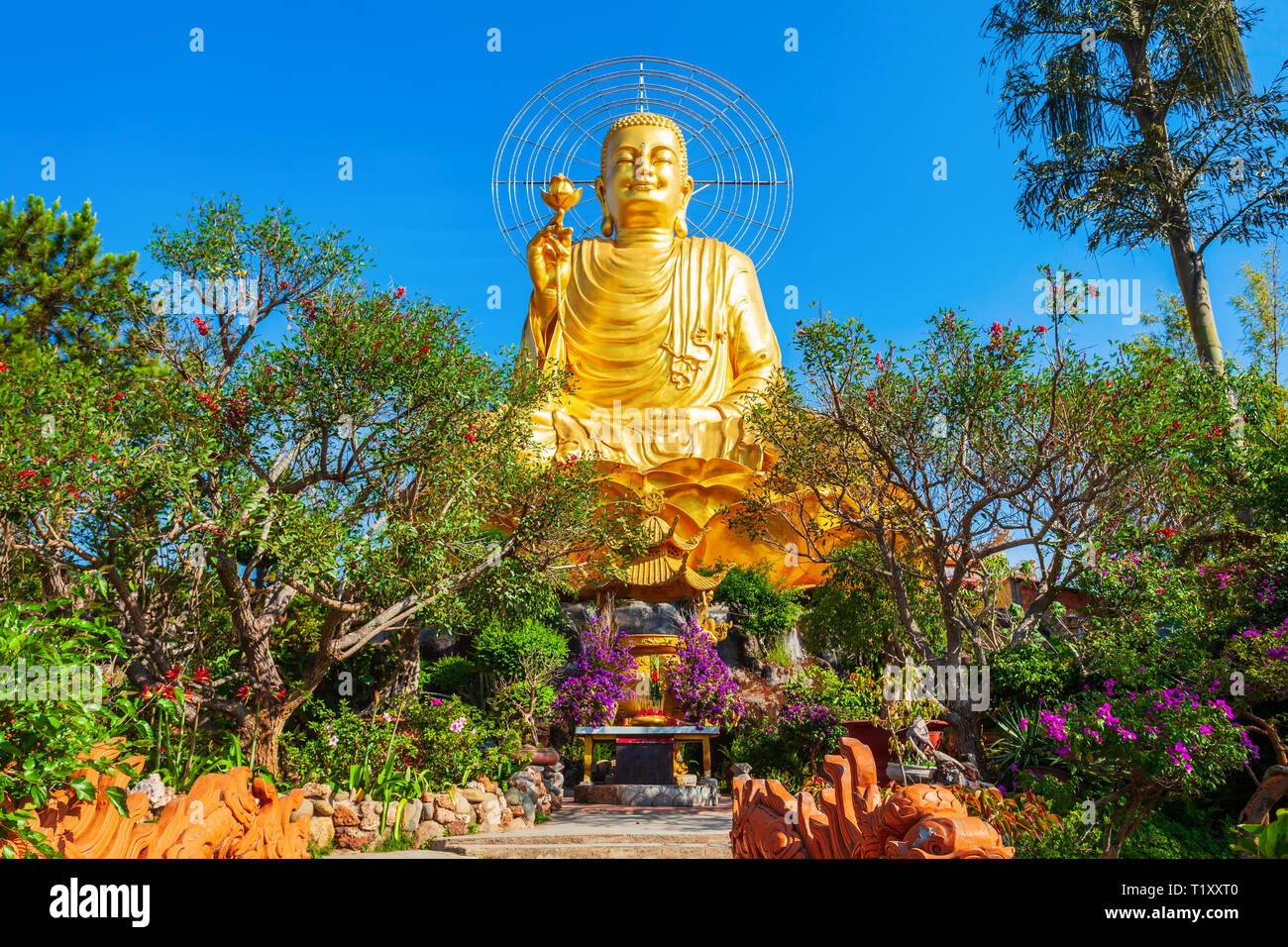 Van hanh temple hi-res stock photography and images - Alamy