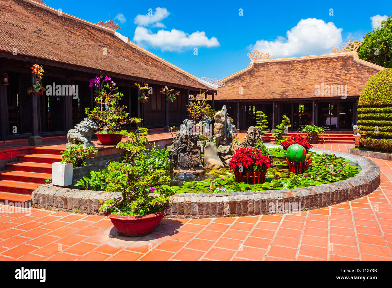 Hon Chong rock garden is a popular tourist attraction in Nha Trang city ...