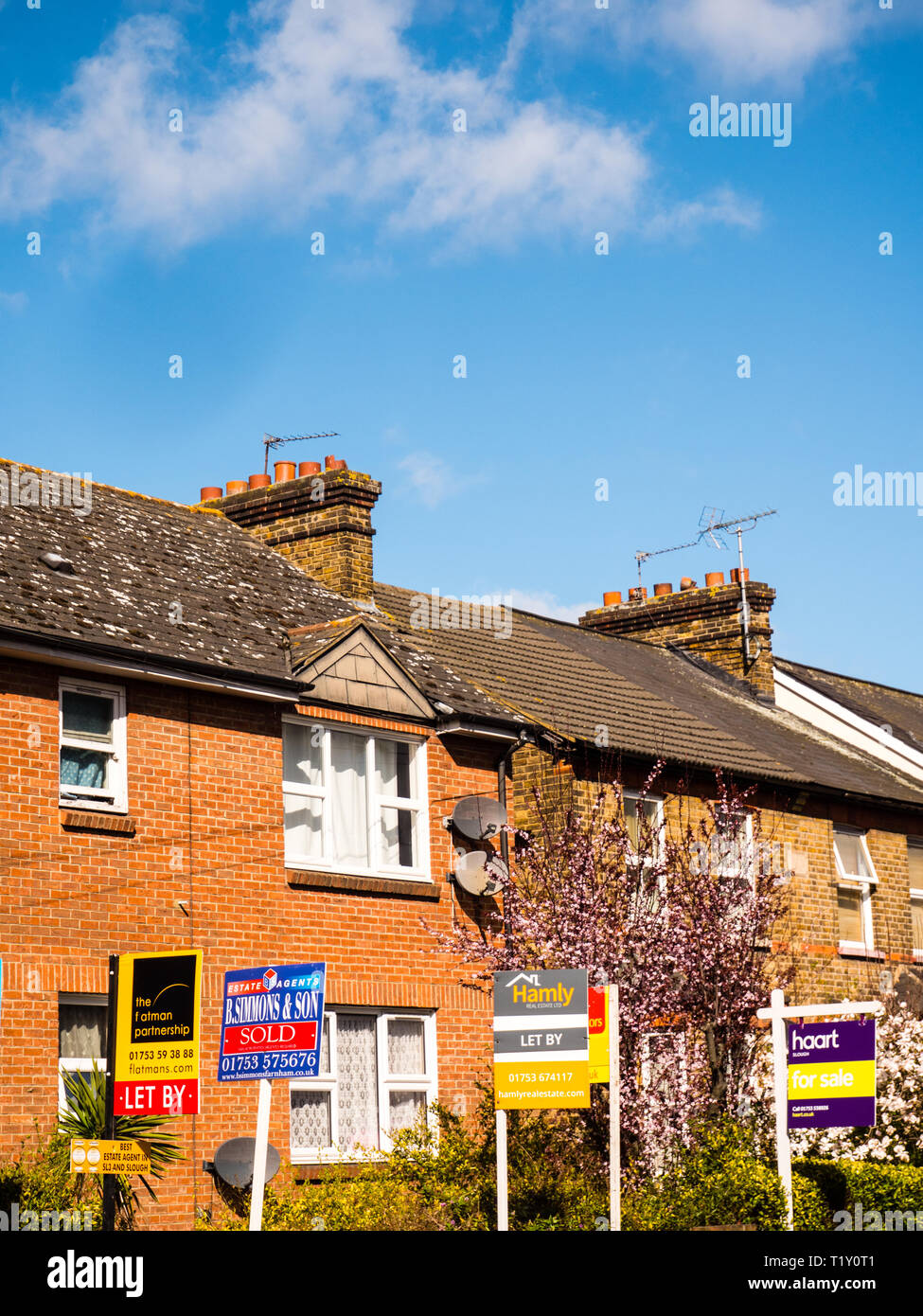 Street in Slough with House To Let Sign, Berkshire, England, UK, GB ...