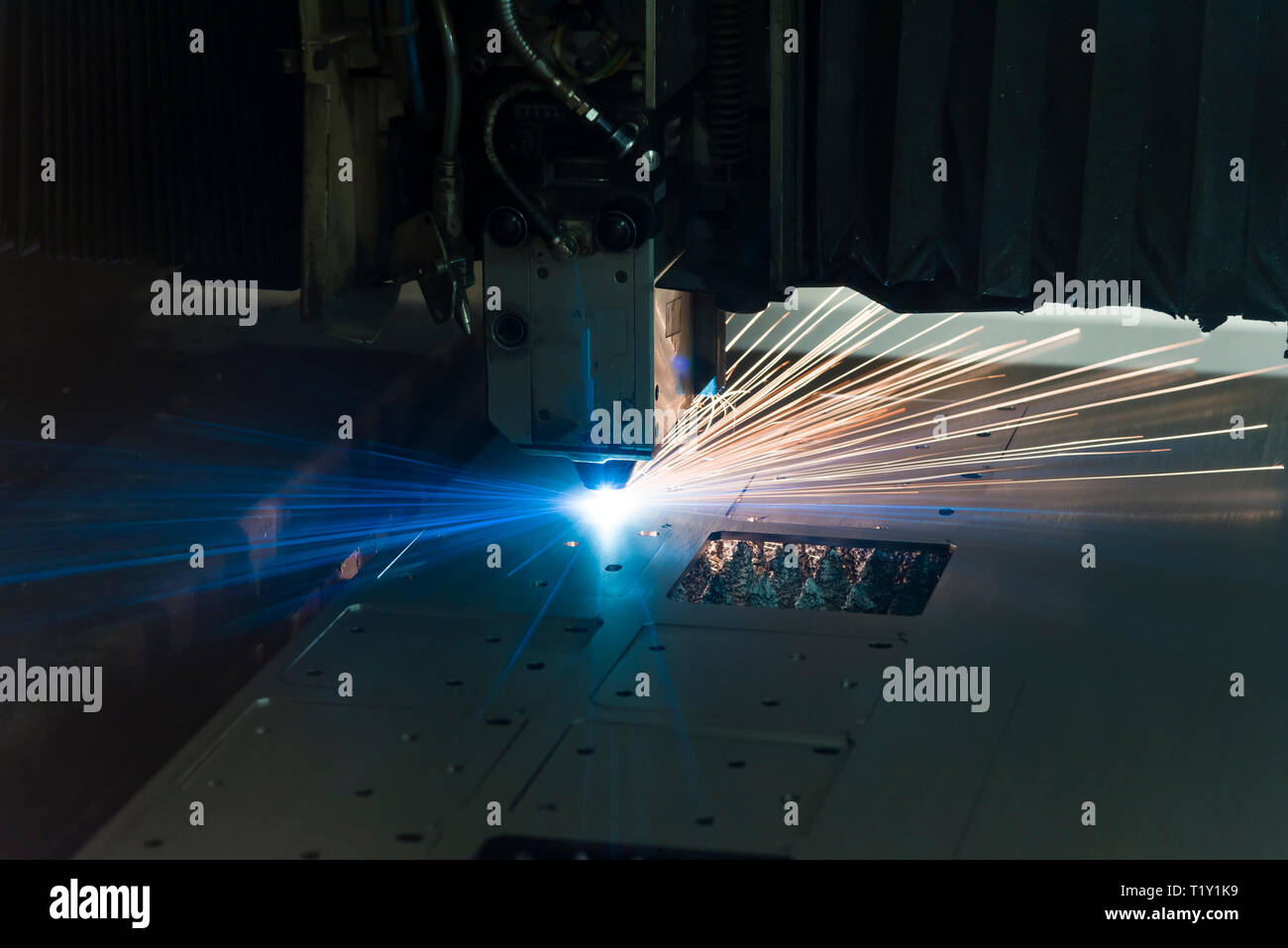 Industrial Laser cutting processing manufacture technology of flat ...