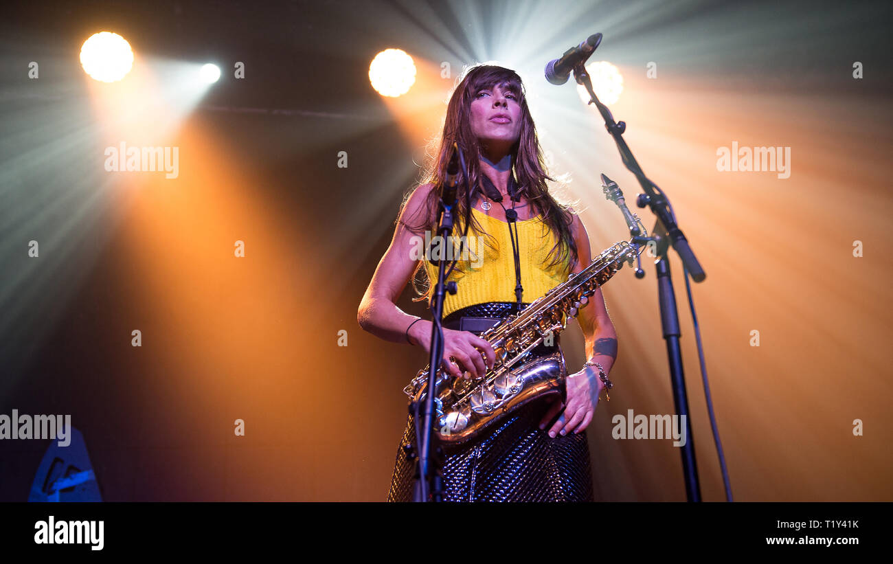 The zutons live hi-res stock photography and images - Alamy